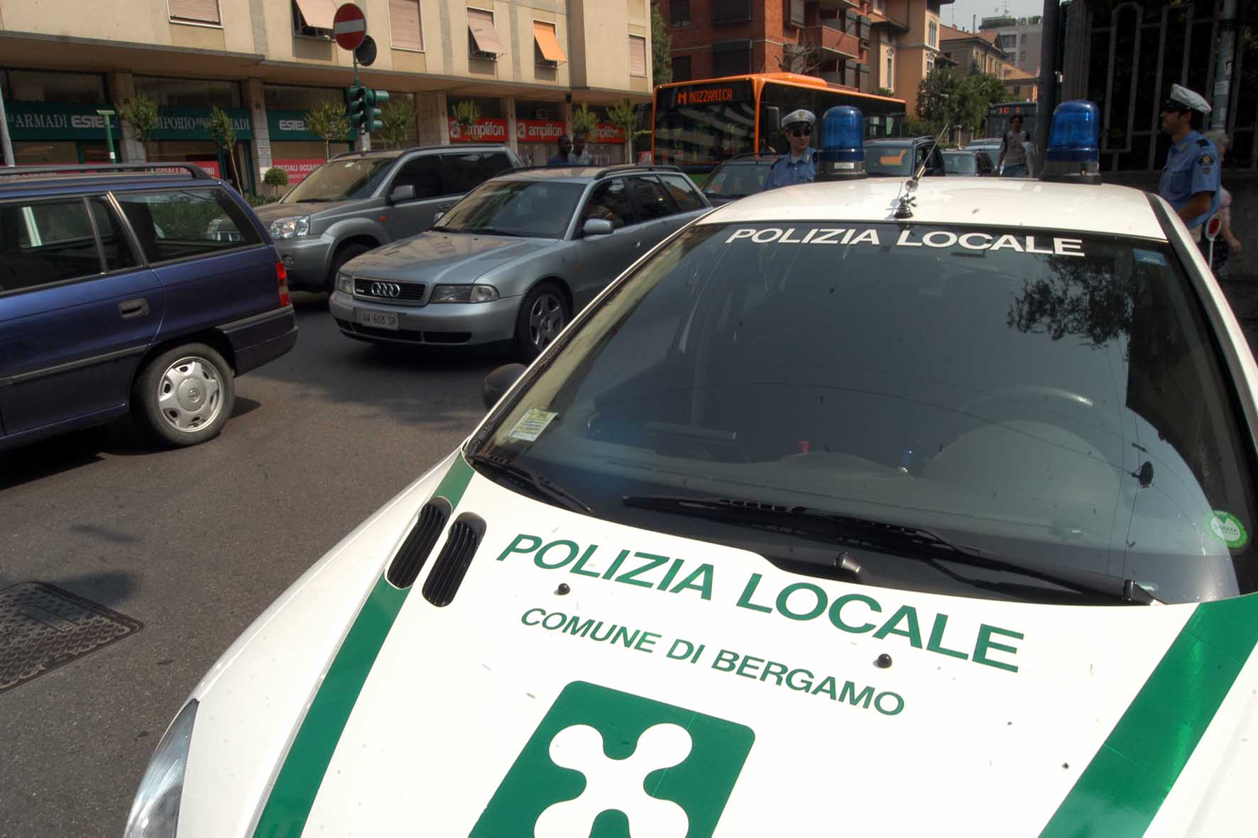 Liti e problemi di ordine pubblico: il Comune revoca la licenza a un ... Liti e problemi di ordine pubblico: il Comune revoca la licenza a un ...