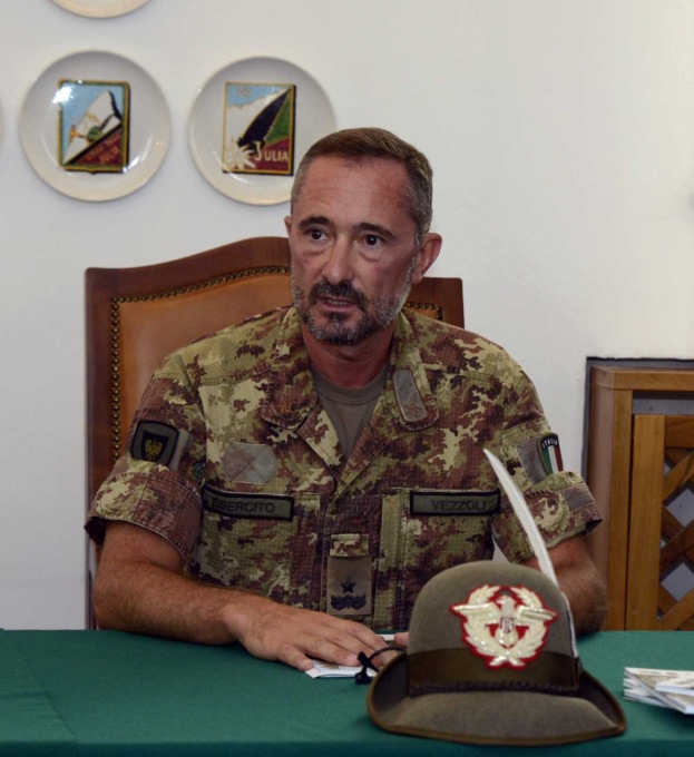 Il generale Alberto Vezzoli, di Valnegra, alla guida della Scuola ...
