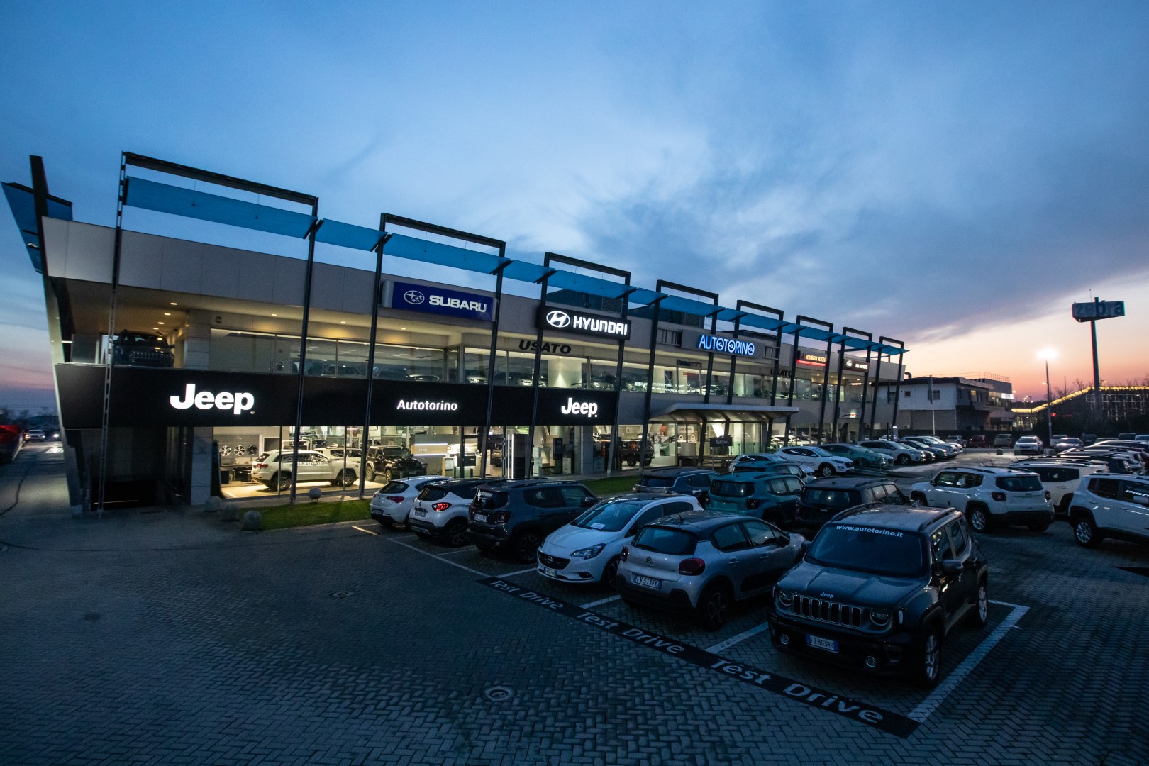 Agosto vacanze e viaggi in auto: service e showroom Autotorino aperti ...