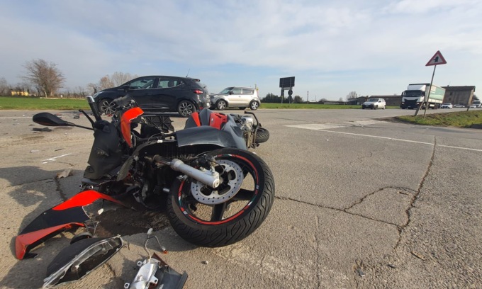 Violento scontro tra auto e moto a Cologno al Serio, morto 40enne di ... Violento scontro tra auto e moto a Cologno al Serio, morto 40enne di ...