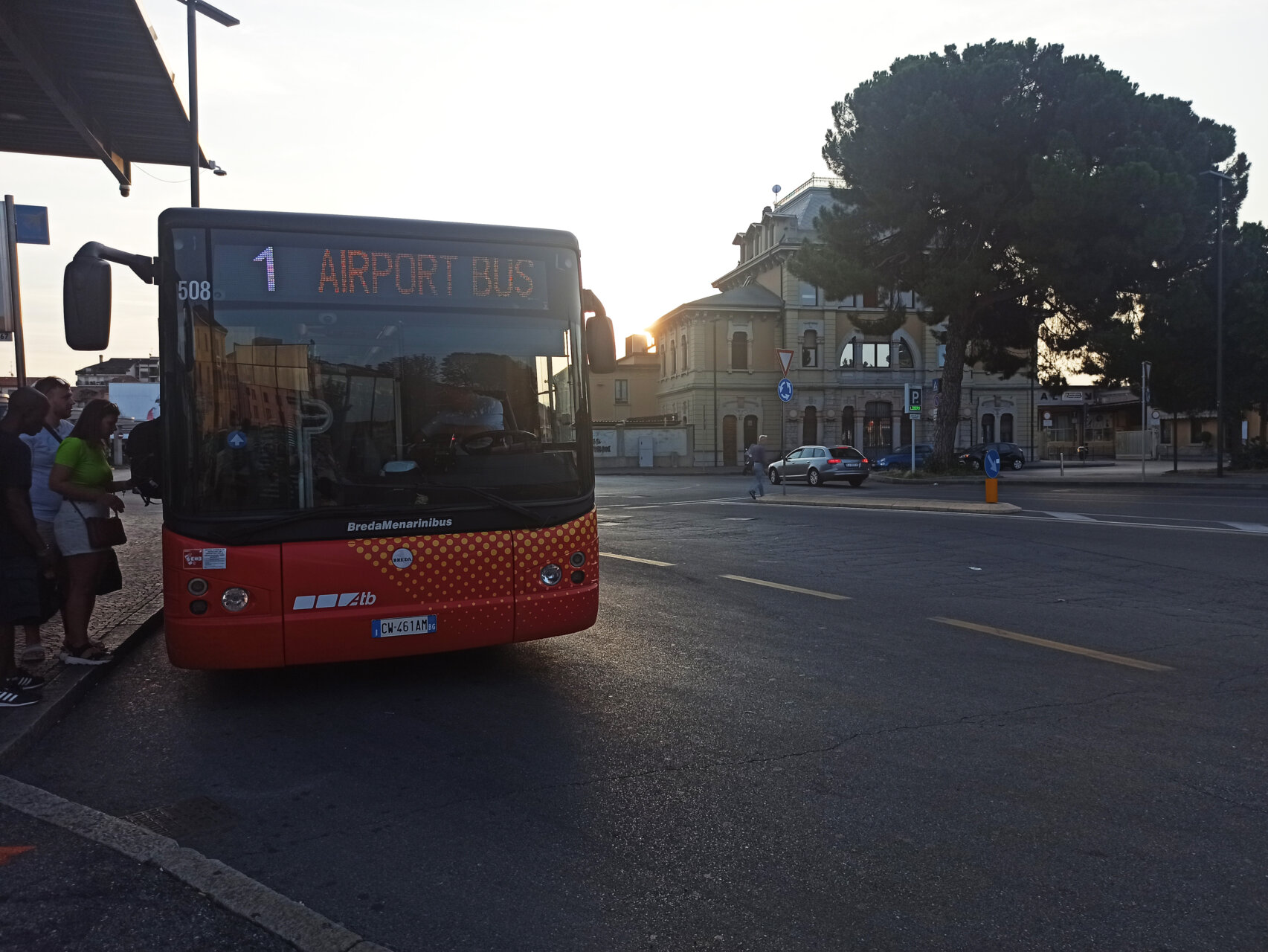 Bus Atb per l'aeroporto ridotti a Ferragosto: «Non rendete la città ...