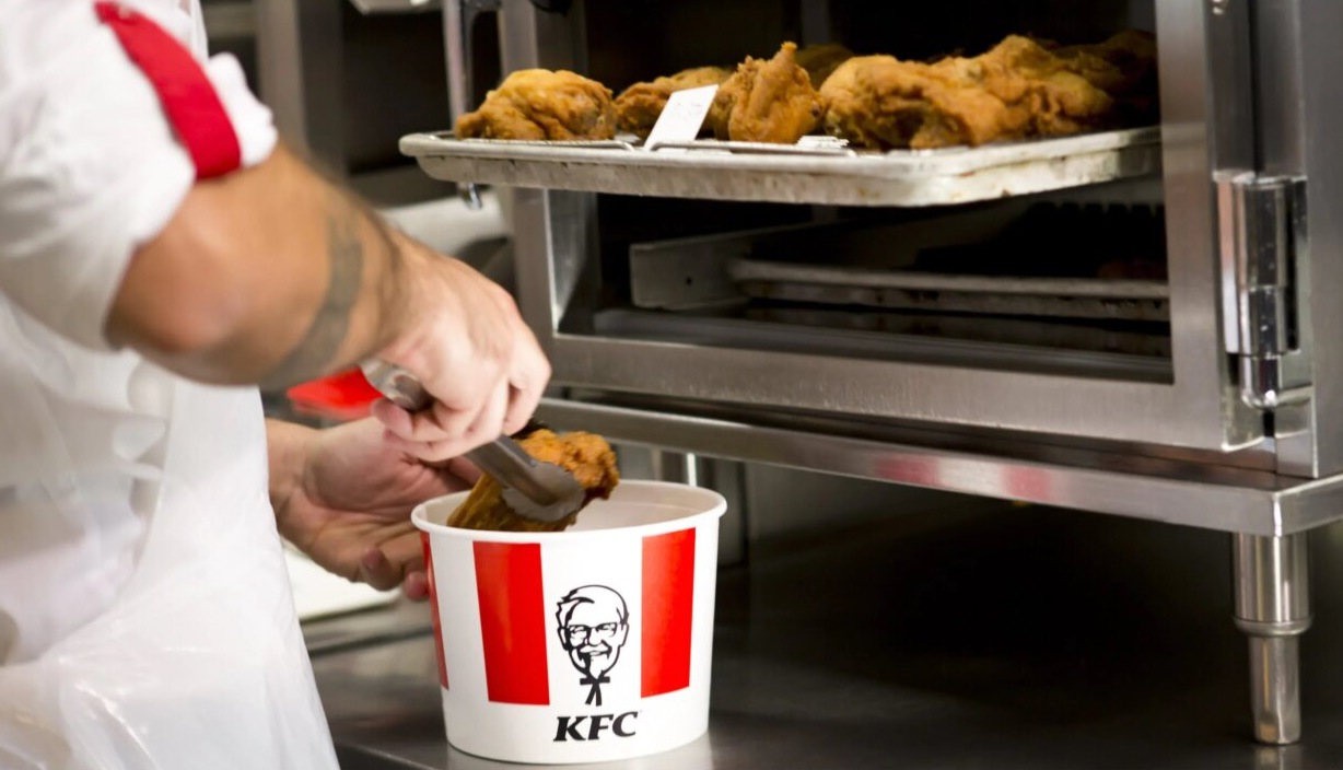 Pollo fritto al posto di pane e pizza: il nuovo Kfc di Porta Nuova apre ...