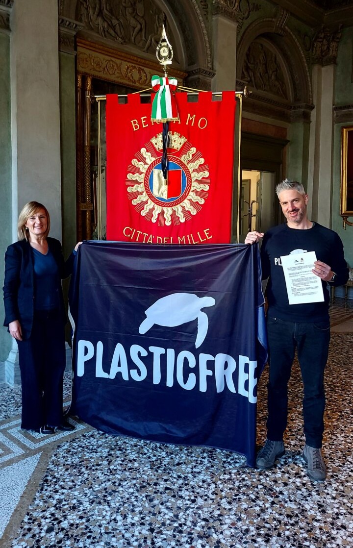 Bergamo diventa città Plastic Free 2025, ma solo a marzo si saprà fino ...