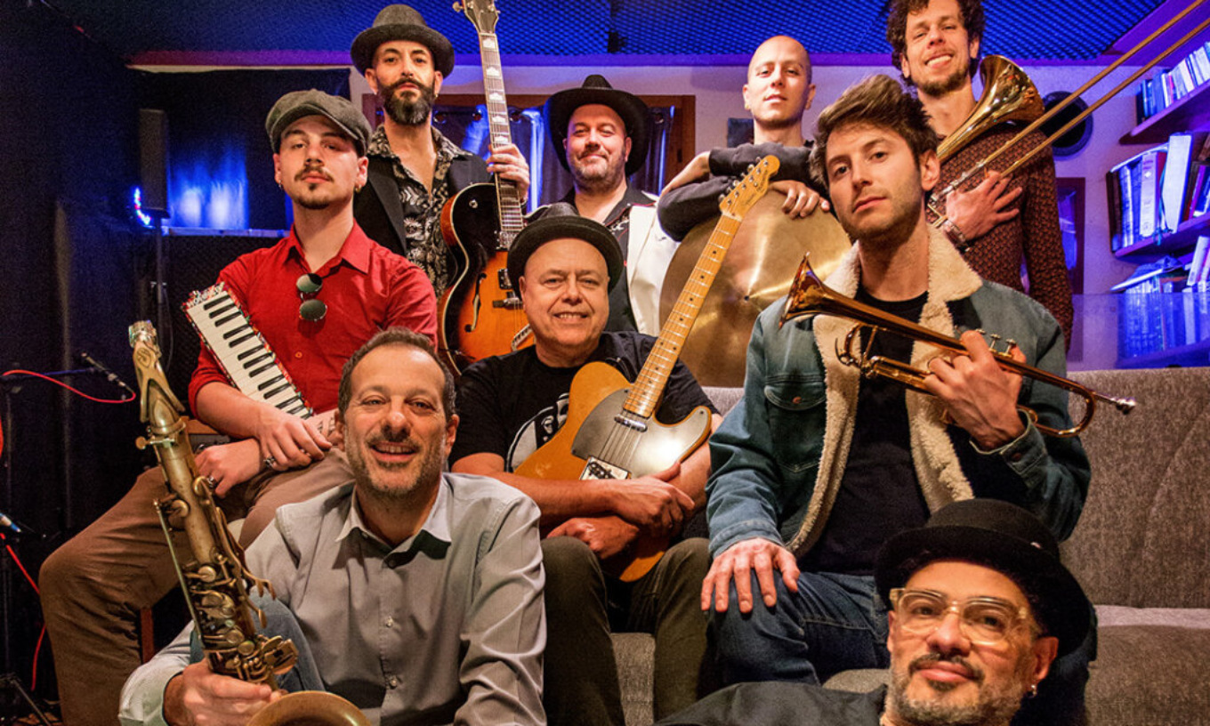 Gli "Arpioni" e il loro nuovo disco: cantano anche Diego Bianchi e Valerio Mastandrea - Prima ...