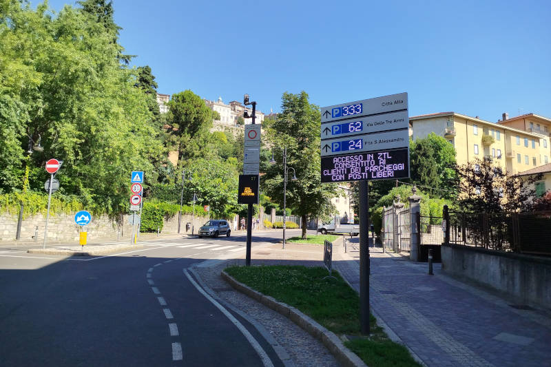 Cambio delle regole di accesso a Città Alta: da domenica Ztl estesa e ...