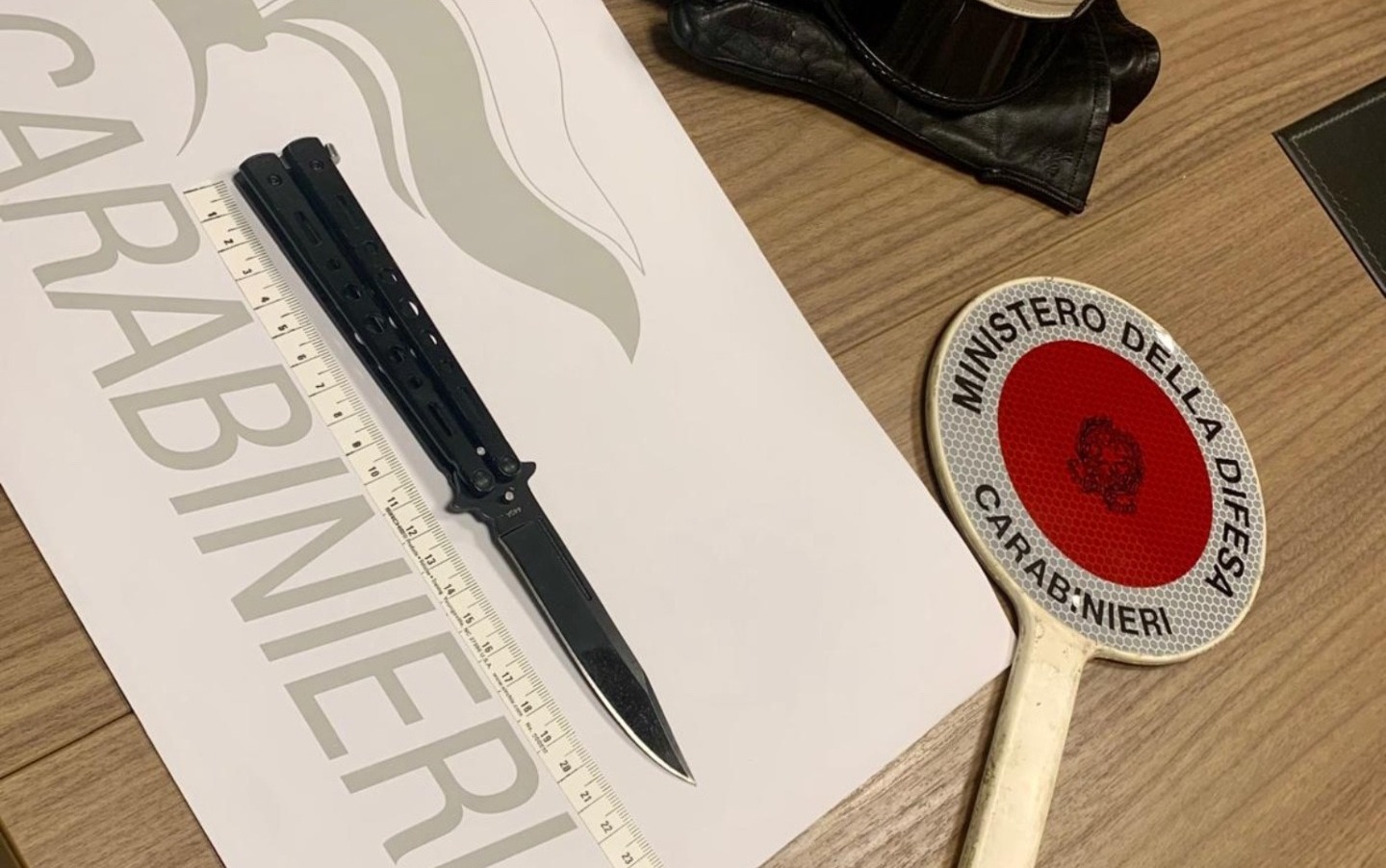 Commenti su: Minaccia e aggredisce con un coltello la madre, arrestato ...